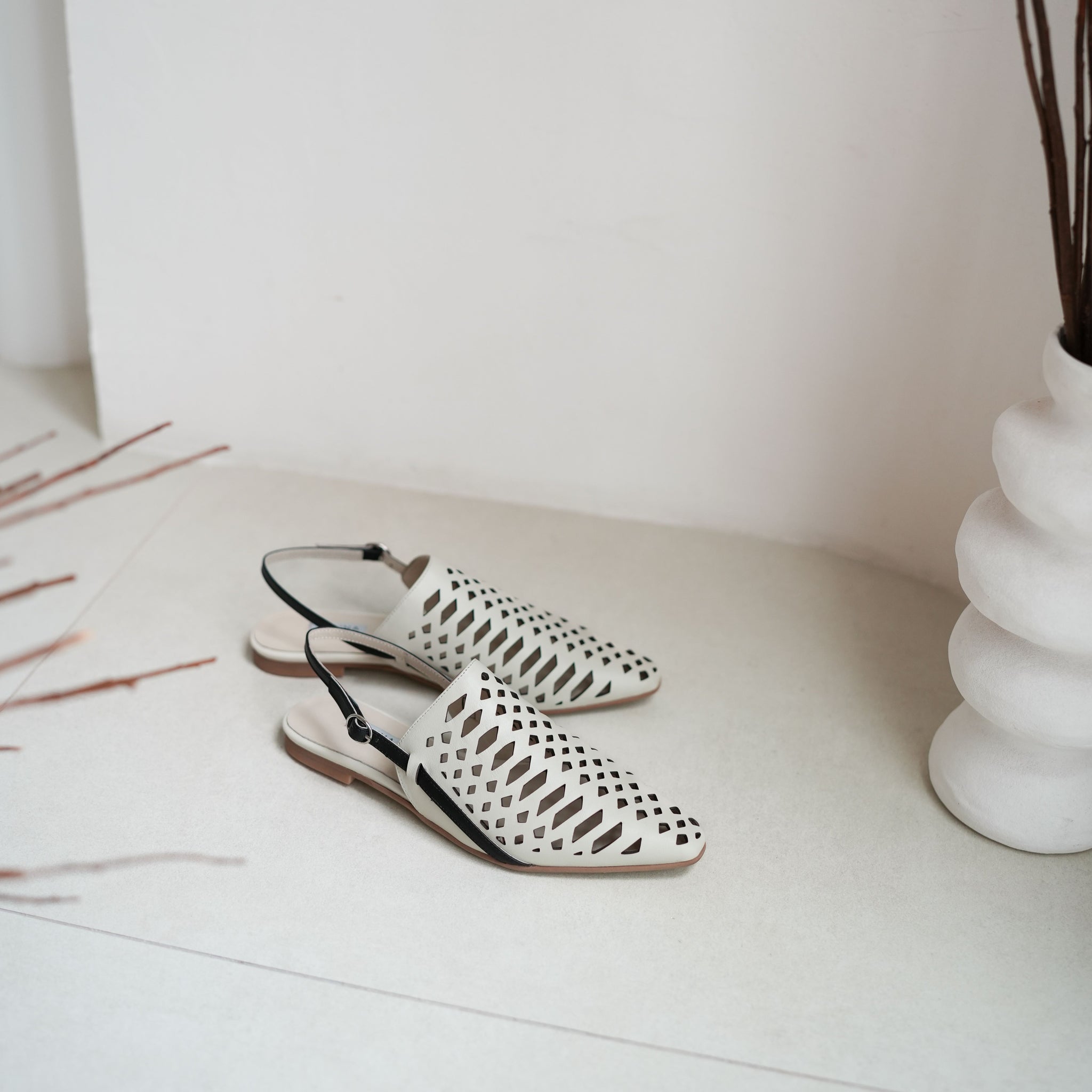 Shadan cream sandal – THUNA